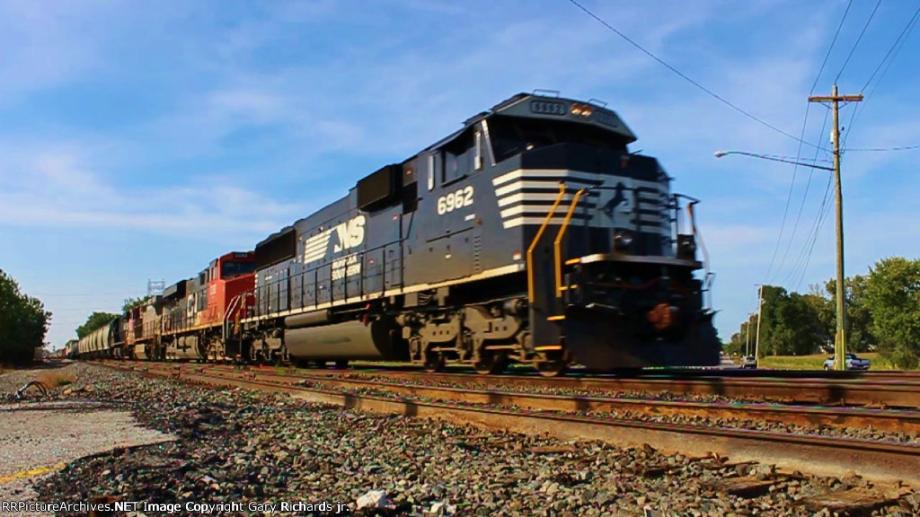NS 6962, CN 2282, ATSF 951, & NS 8837
